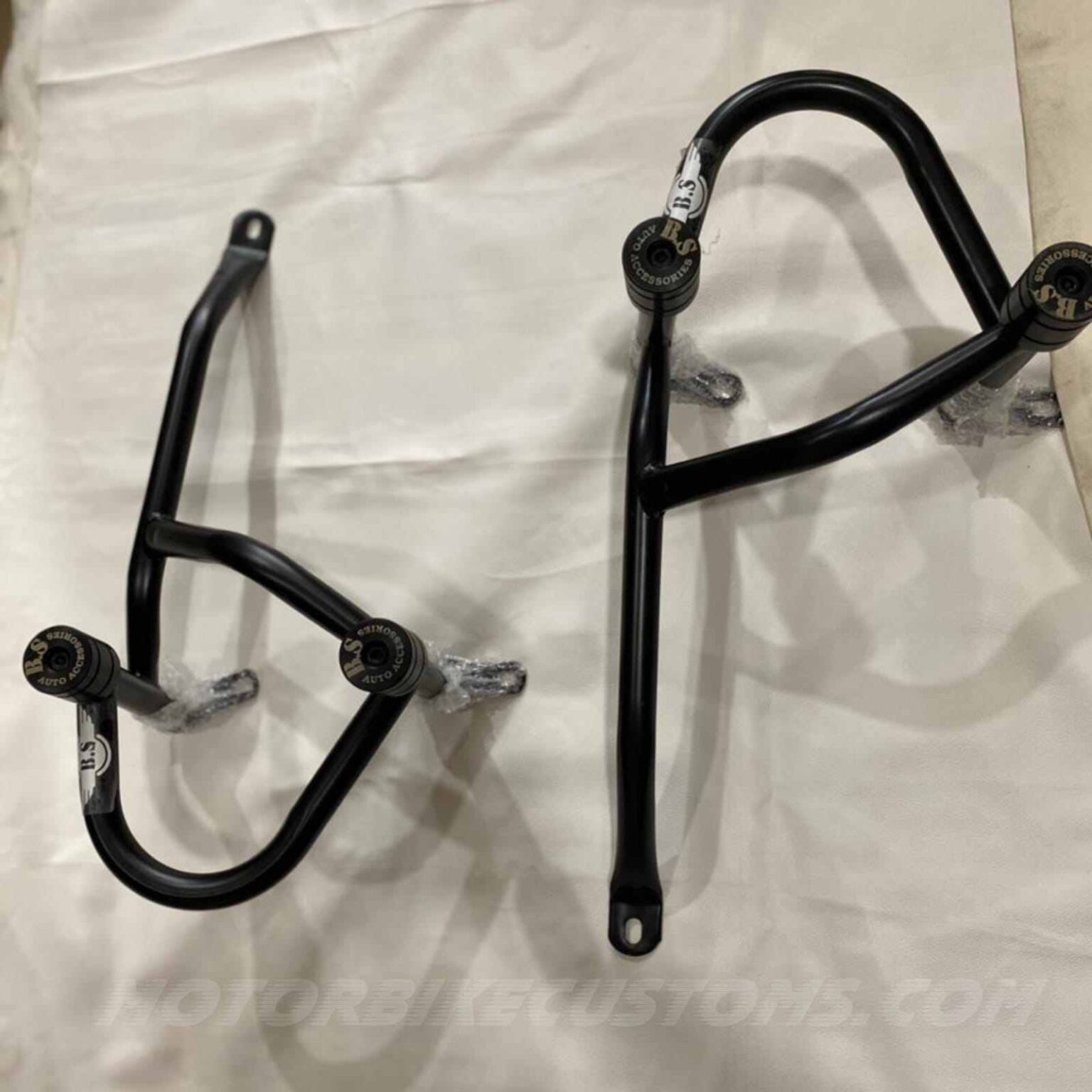Spyder Crash Guard For Super Meteor 650 | MotorbikeCustoms | Check Now!